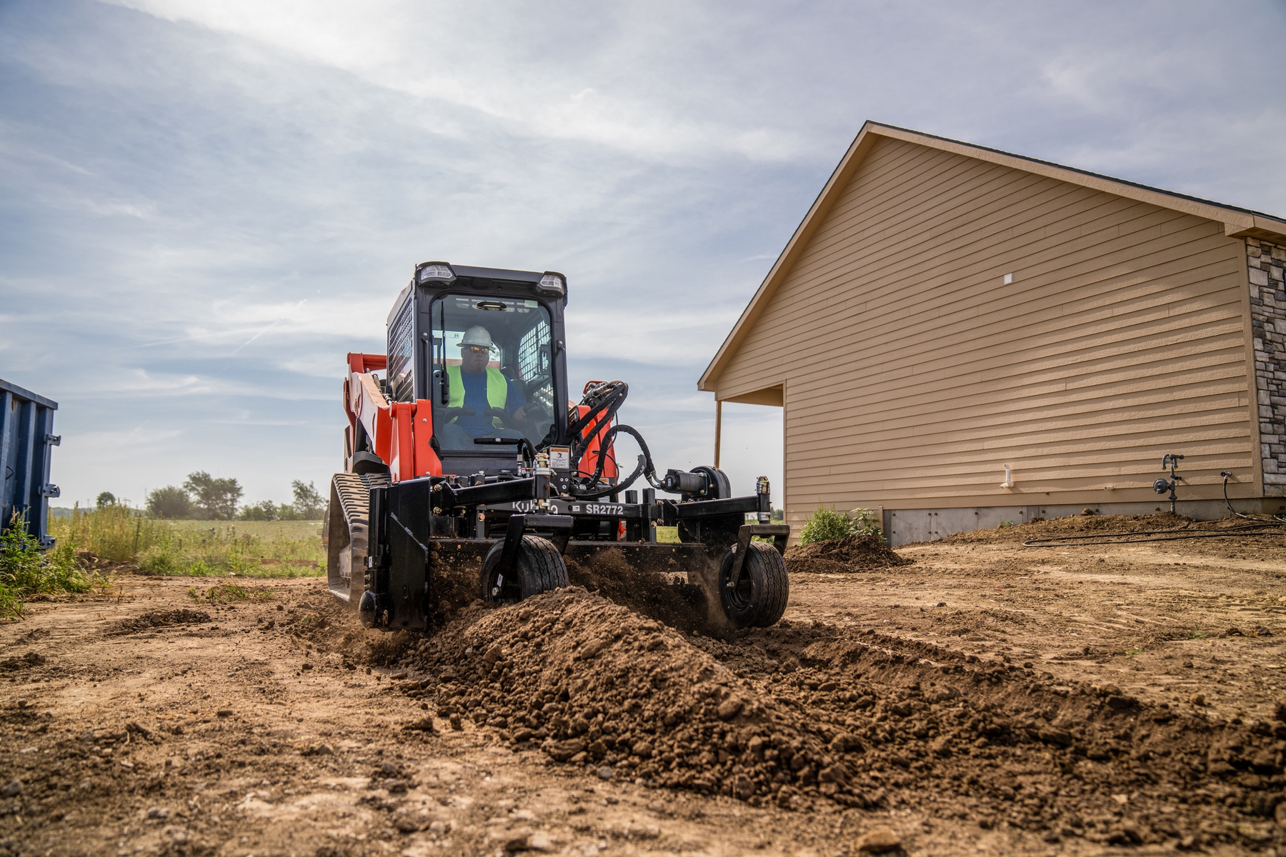 SR27 SERIES POWERED RAKES - Lee Tractor